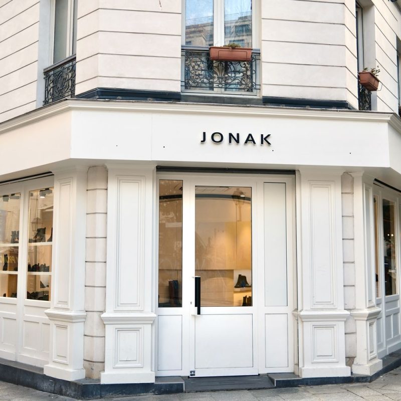 10 French Shoe Styles Everyone in Paris Owns